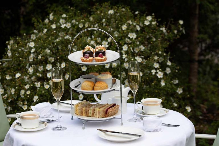 The Most Amazing Outdoor Dining Experiences - LifeStyleLinked.com