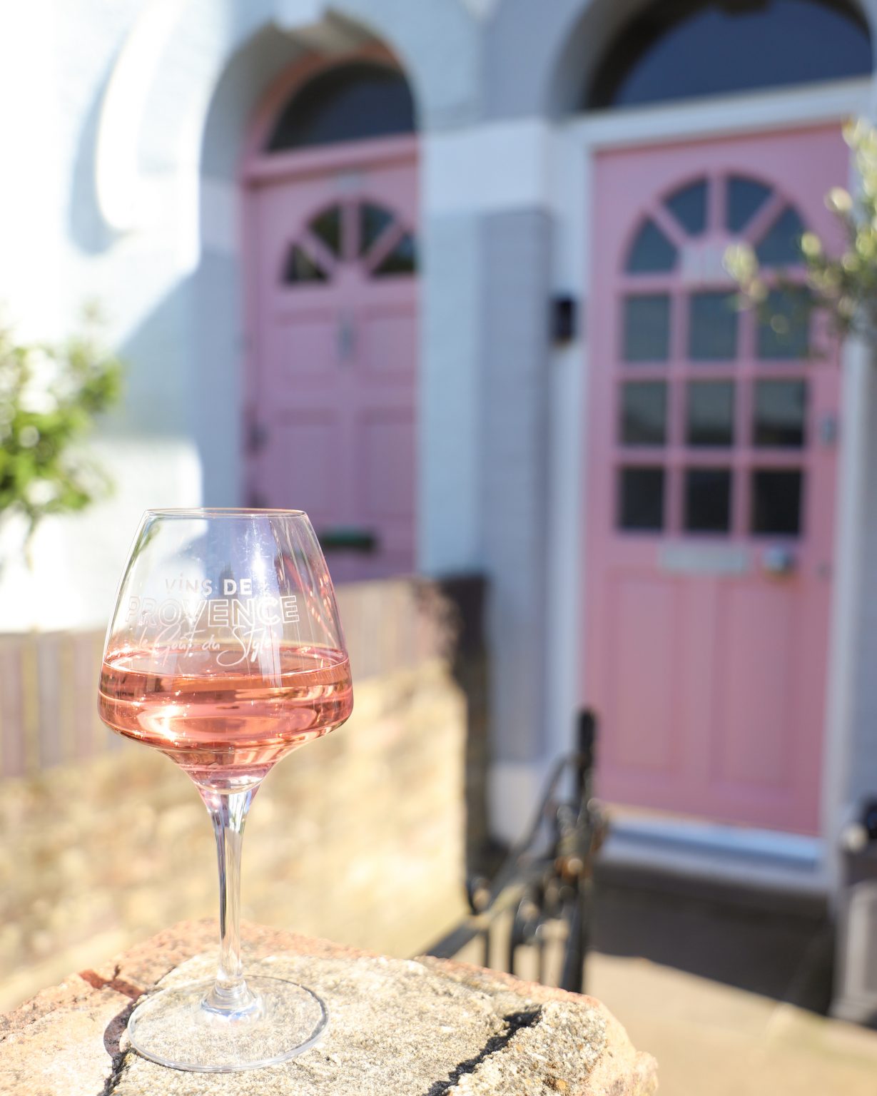 Make your home rosé this summer with Vins de Provence - LifeStyleLinked.com